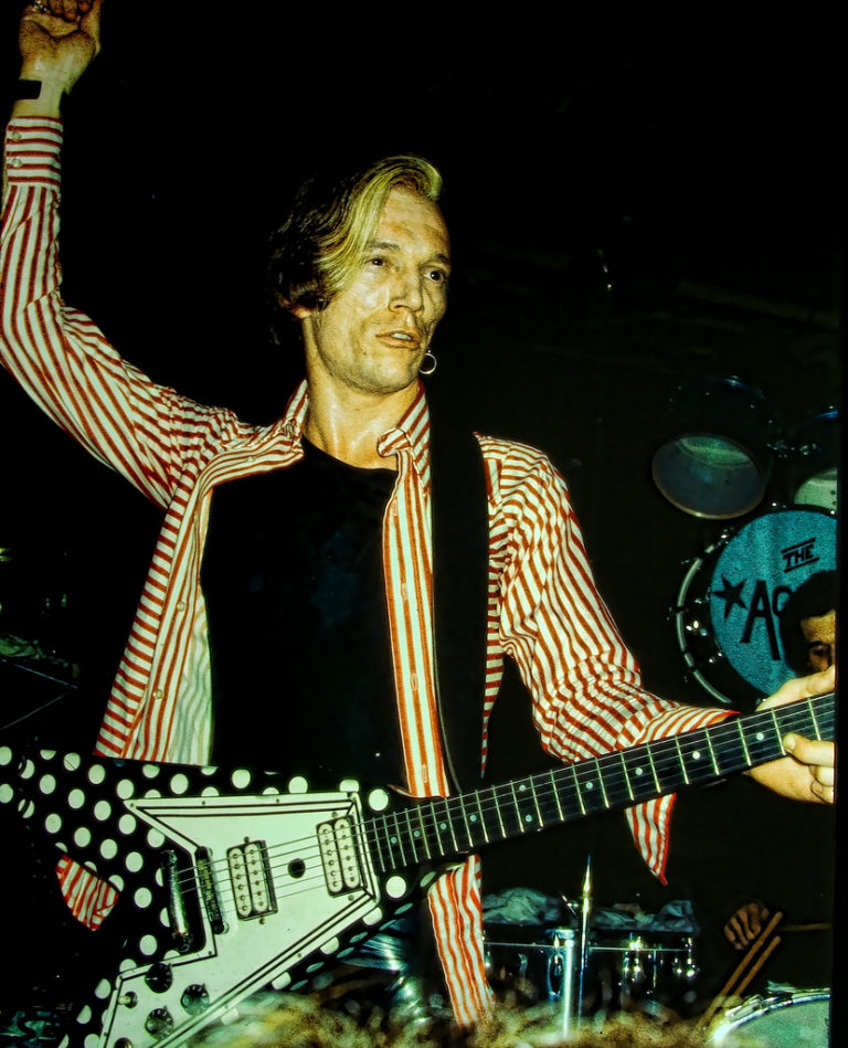 L'incredibile storia di Bryan Gregory - DINAMOpress